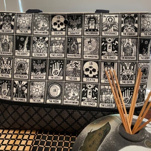 Praying Mantis Shoulder Bag Lily Garden Purse Summer Flowers - Etsy