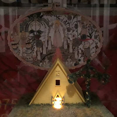 Midsommar Yellow Pyramid Building Midsommar Temple Miniature Diorama ...