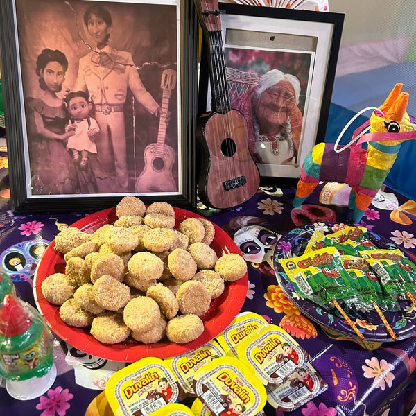 Coco Photo Ofrenda, Coco Altar Photos , Coco Movie, Coco Party, Coco ...