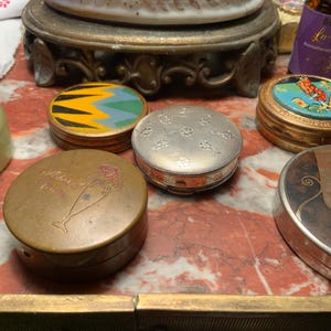 Very Rare 1930s Brown Bakelite Powder Contact With Original Powder ...