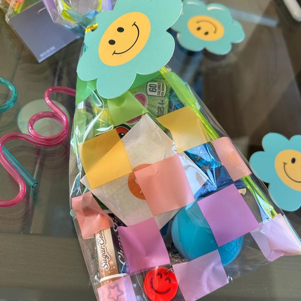 Digital Student Gift Tag Meet the Teacher Gift Student Tag Smiley Face ...