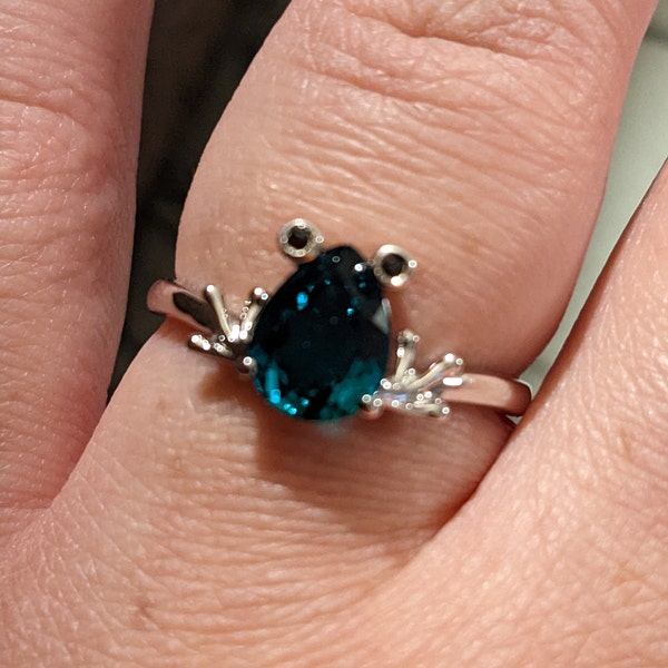 Lovely Frog Ring, Frog Engagement Ring,unique Emerald Ring, Pear Cut ...