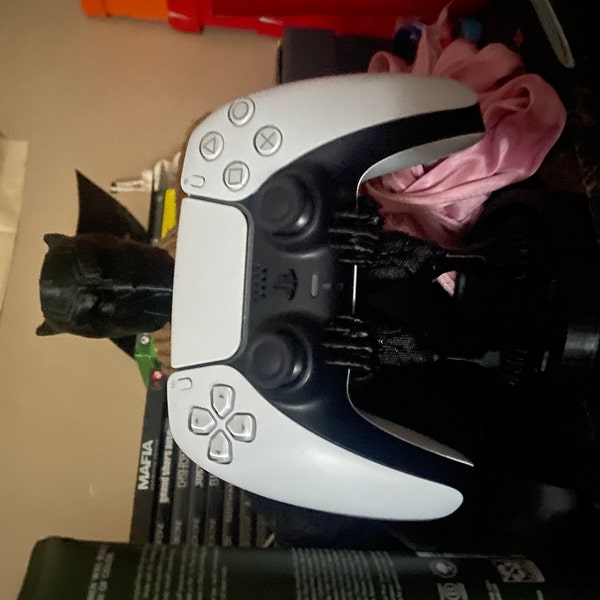 Nemesis Resident Evil Controller Stand Controller Holder Phone Holder ...