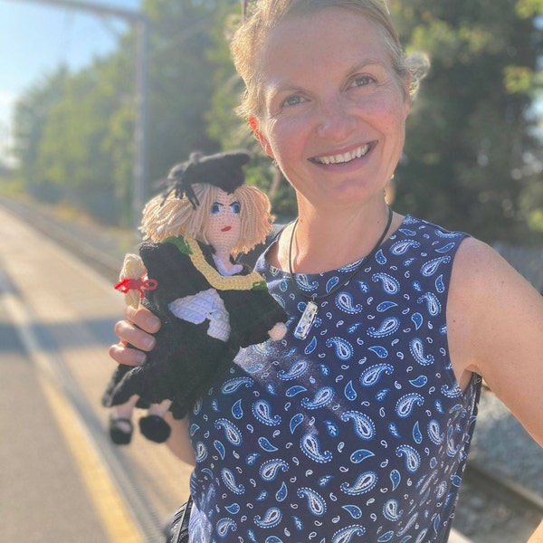 Graduation Izzy - Crochet Amigurumi Doll Pattern - PDF Download - Etsy