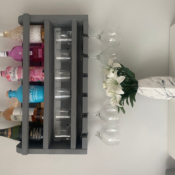 Wooden Breakfast Bar Wall Mounted on Stylish Steel Brackets With a ...