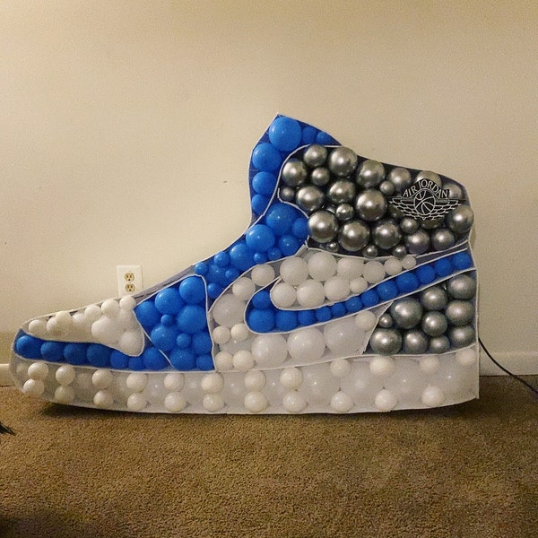 Sneaker From Balloons, Shoe Mosaic From Balloons, Décor Ideas, Mosaic ...