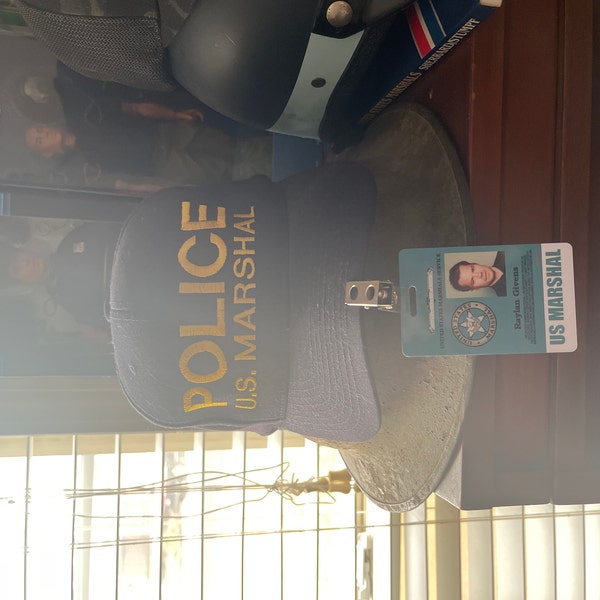 Justified | Raylan Givens / Tim Gutterson U.S. Marshals ID Badge Prop ...