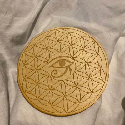 Flower of Life Eye of Horus Crystal Grid Altar Decoration - Etsy