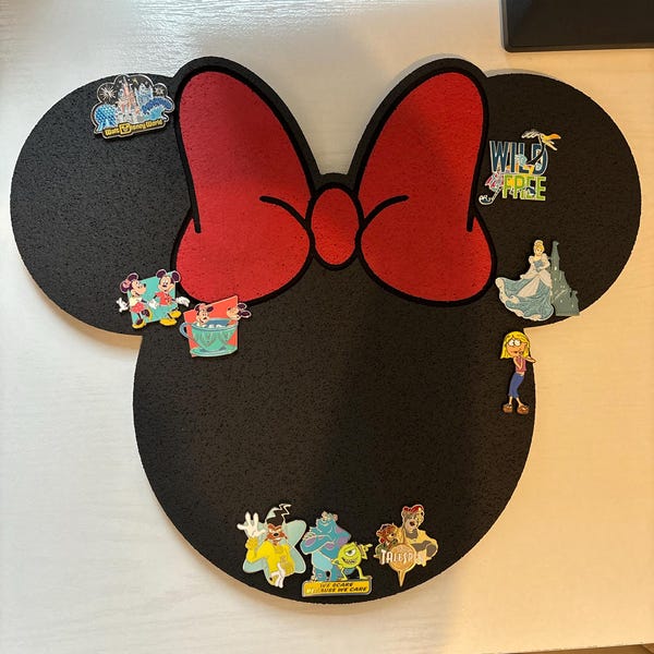 Minnie Mouse Cork Board With Engraved Detailing. Minnie Mouse Pin ...