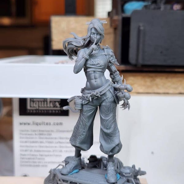 Sylvaria - Beautiful and Elegant Elven Sorceress Miniature by Mystic ...