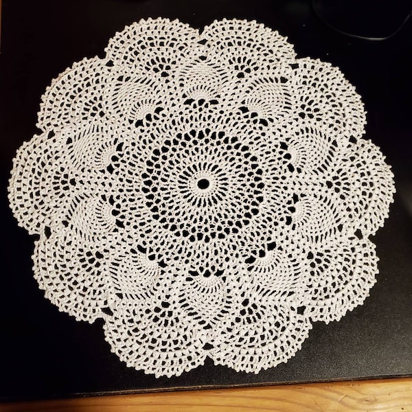 Pineapple Doily Vintage Crochet Pattern 18'' Round Doily Table Center ...