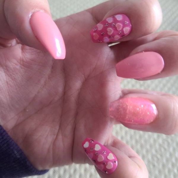 Peppa Pig and Family Nails | Custom Illustration + Foil Accent Nail ...