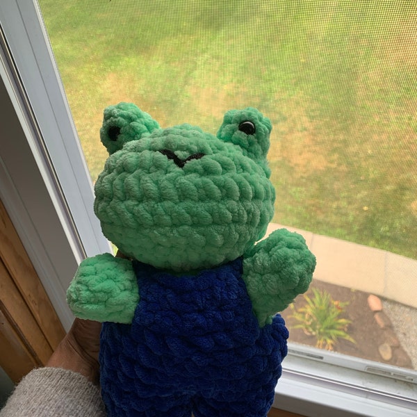 Crochet Baby Frog in Overalls Plushie PATTERN - Etsy