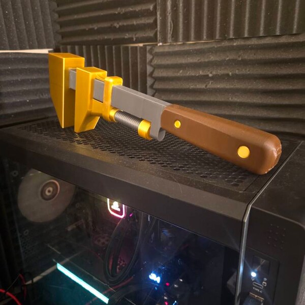 Team Fortress 2 Wrench Prop | Lifesize 3D Printed TF2 Engineer Wrench ...