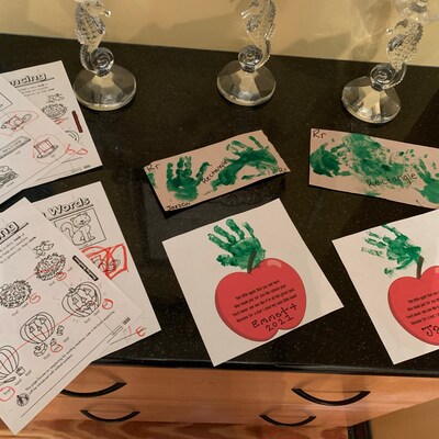 First Day of School Printable Handprint Art, Apple Handprint, Back to ...