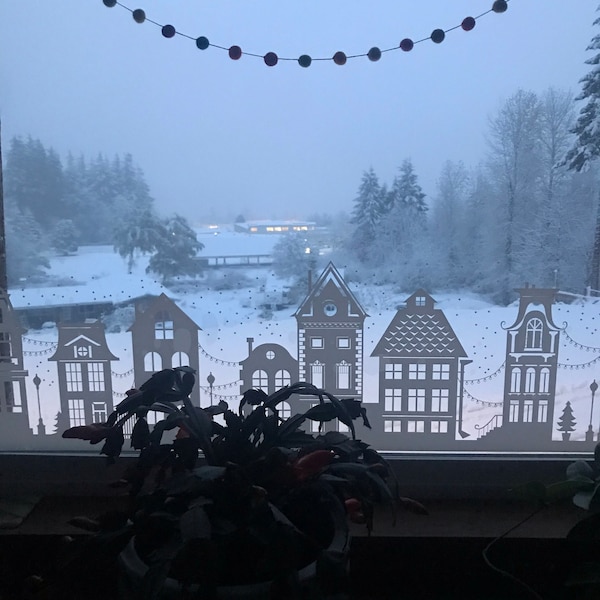 Window Flakes 47-inch Christmas Street Scene Border Window Cling, White ...