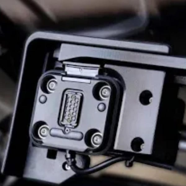 Lockable BMW Navigation Preparation Adapter for Garmin Zumo XT, XT2 ...