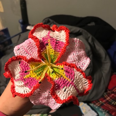 Crochet Day Lily Flower Pattern Photo Tutorial for Decor, Bouquets and ...