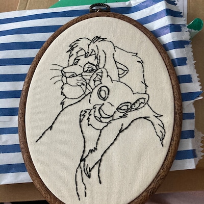 Alien Xenomorph Fibre Art. Hand Embroidery. Hoop Art. Wall Hanging ...