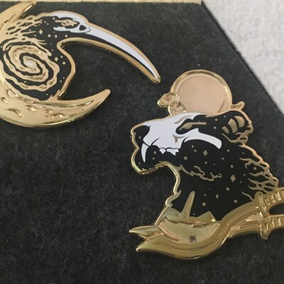 Hawk Skull Enamel Pin astra Hawk Pin Falcon - Etsy