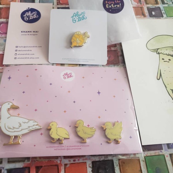 Mother Duck and Ducklings Enamel Pin Set - Etsy