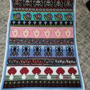 Haunted Hilltop Horror House Overlay Mosaic Crochet Pattern - Etsy