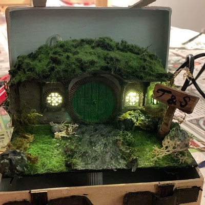 Hobbit Hole Diorama DIY Kit Hobbiton, Gift, Geek, Creative, Fantasy ...