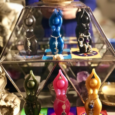 Gaia Story Goddess Statue statue, Figurine, Gaea, Earth Goddess, Mother ...