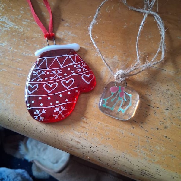 Christmas Tree Decoration Made in Fused Glass With 2 Robins - Etsy UK