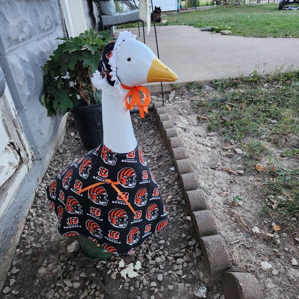 AFC / Cincinnati Bengals Goose Dress/goose Clothes/concrete Goose/lawn ...