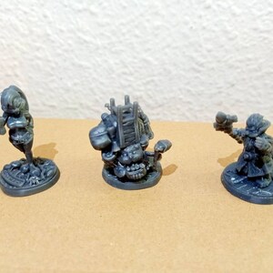 Ag Vampire Miniature Female With Sword Dungeons and Dragons Mini - Etsy