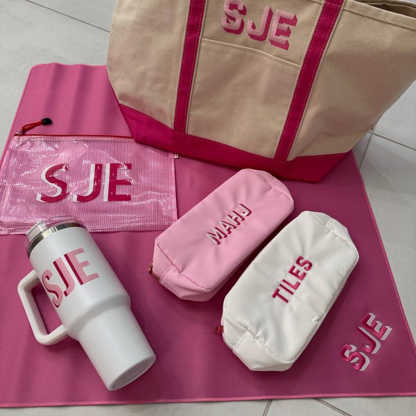 Embroidered Monogram Mahjong Tile Mat // Non-slip Mahjong Table Mat ...