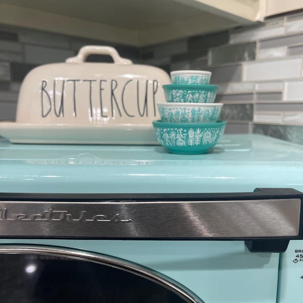 Miniature Pyrex-inspired Mixing Bowls – Stackable Retro Kitchen Display ...