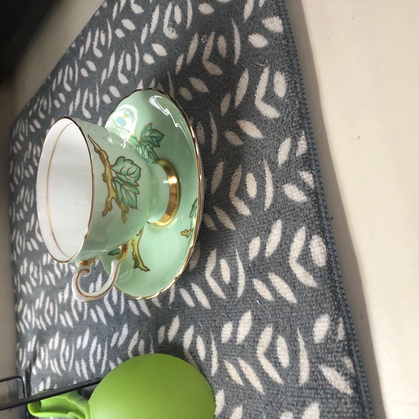 Broken Completely Mismatched Tea Cups and Saucers- Vintage Tea Cups ...