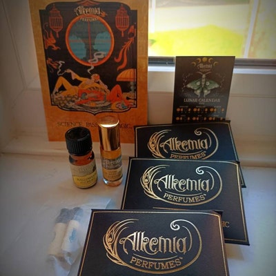 Supernatural Perfume an Ethereal Alchemy of Aroma Molecules - Etsy