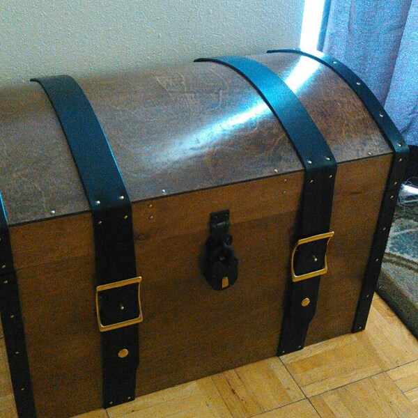 TREASURE CHEST Small 15" Optional Straps, Buckles, Lock or Latch. Shelf ...