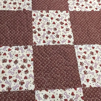 Dog Quilting Embroidery Design. Paw Print Quilting Machine Embroidery ...