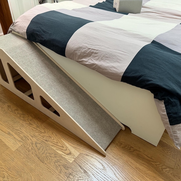 Outdoor Pet Ramp for Dogs or Cats. Great Gentle Angle for Ease of Use ...