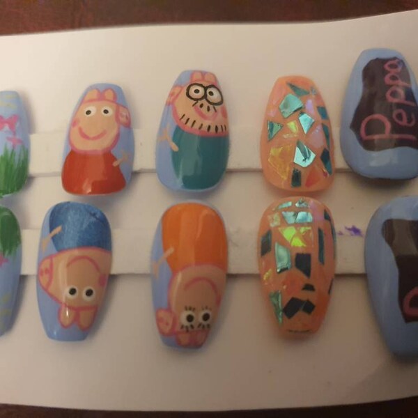 Peppa Pig and Family Nails | Custom Illustration + Foil Accent Nail ...