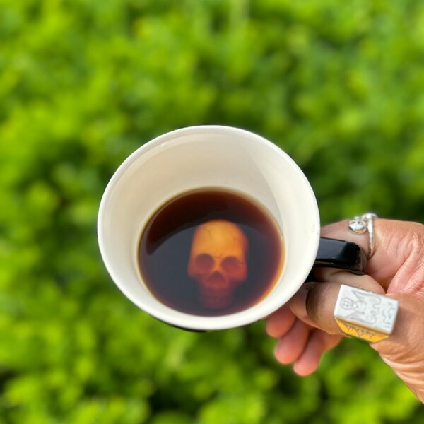 KING OF CHESS Mug by Creature Cups Hidden Chess at Bottom of Coffee Cup ...