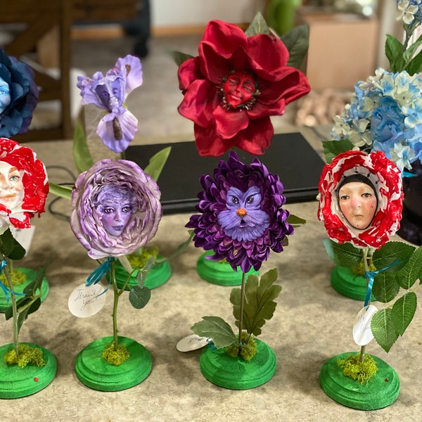 Alice in Wonderland (non) Talking Flowers ~blue Moon Rose by Sutherland ...