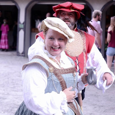 Black & Gold Renaissance Hat Tudor Flat Cap - Etsy