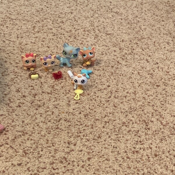 Hasbro Littlest Pet Shop Mommy/ Daddy and Baby Bunny Rabbit With ...