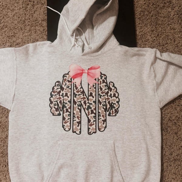 Camo & Bow Scallop Edge Monogram - Etsy