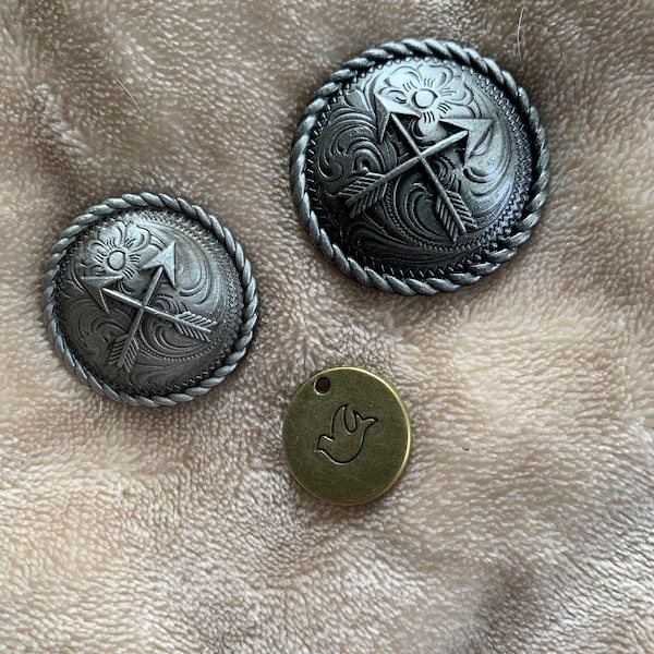 Set of 6 - Saddle Set Conchos With Arrows in Antique Nickel - Etsy