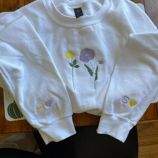 Cottage Core Embroidered Sweatshirt, Wildflower With Bee Embroidered ...