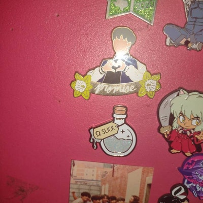 Omega Slick Bottle Glitter Hard Enamel Pin / Funny, Omegaverse, A/B/O ...