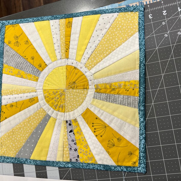 Sunny Days Mini Quilt Pattern (PDF Download) - Etsy