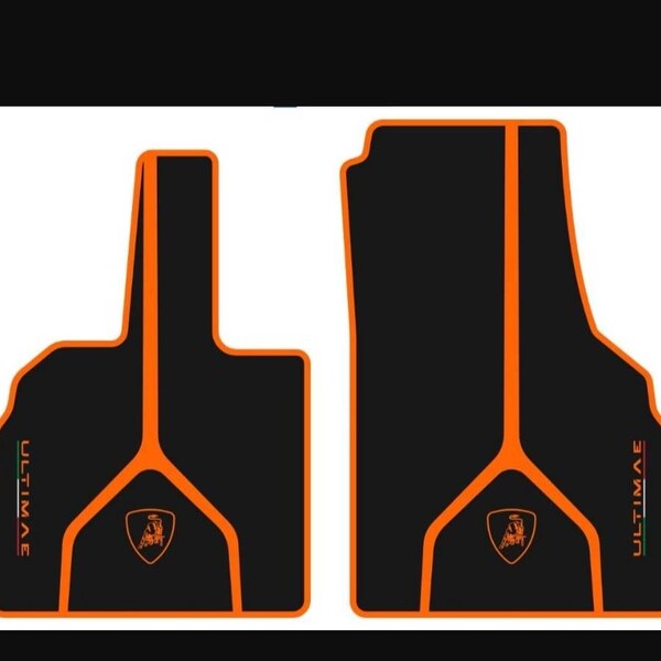 Lamborghini Urus Bespoke Floor Mats, Trunk, and 2 Pillows Black/green ...