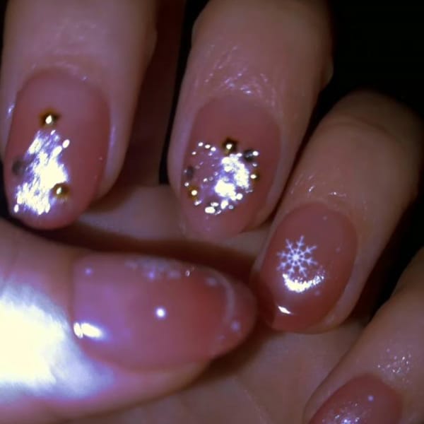 Glittery Pink Blush French Tips Cat Eye Christmas Tree White Snow ...